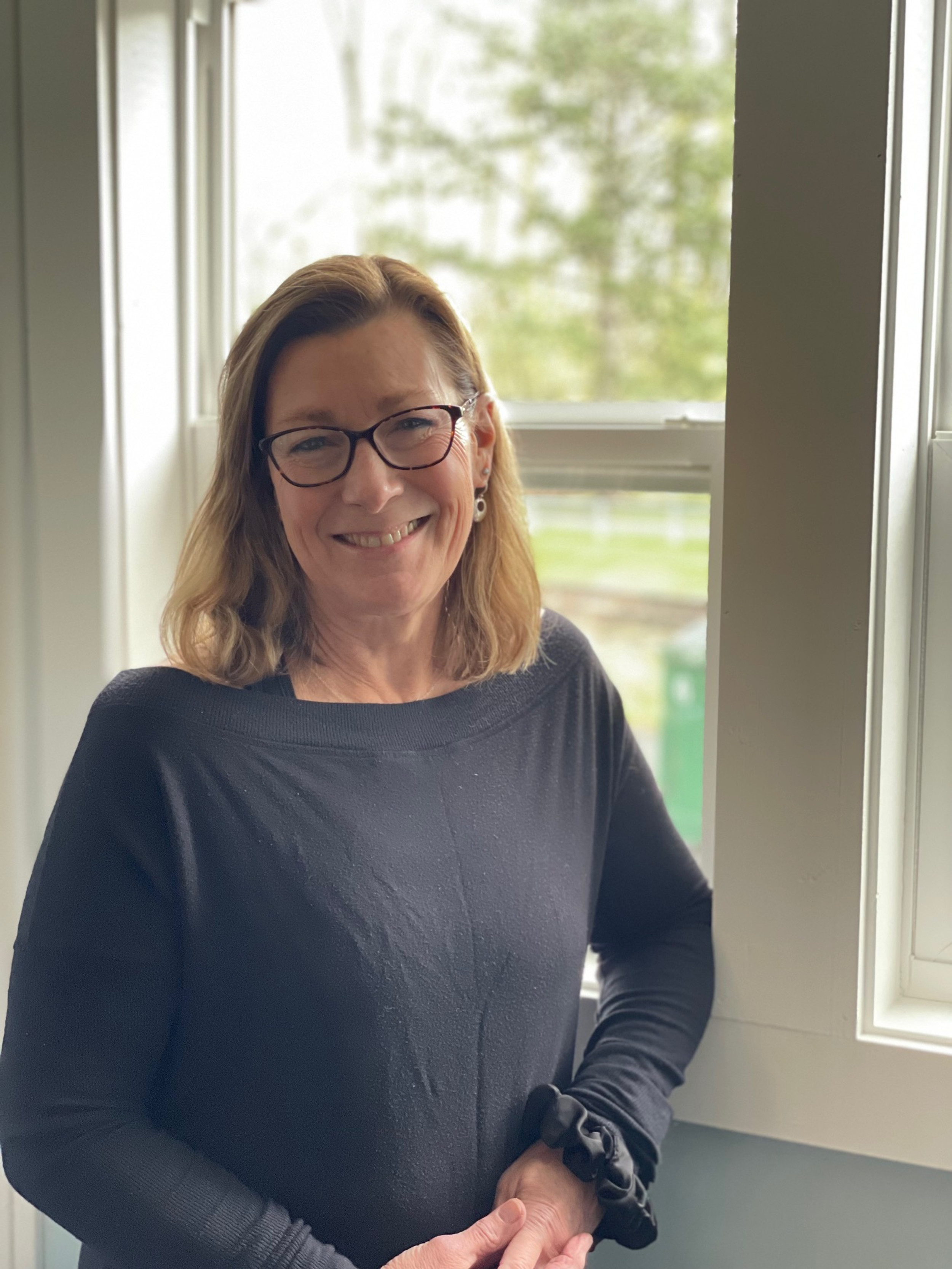 Molly Jansen yoga teacher essentialzen ohio