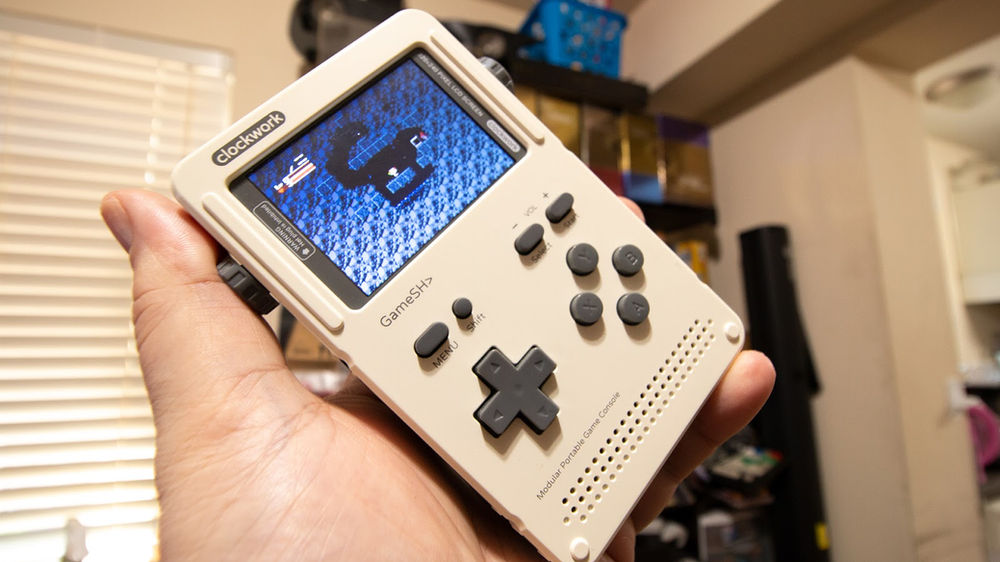 Kotaku: DIY Retro Gaming Handheld Is As Fun To Build As It Is To Play