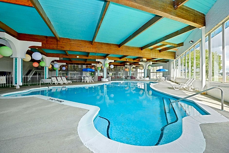 October Friday Meet, Mingle & Schmooze! | TheWetSpot