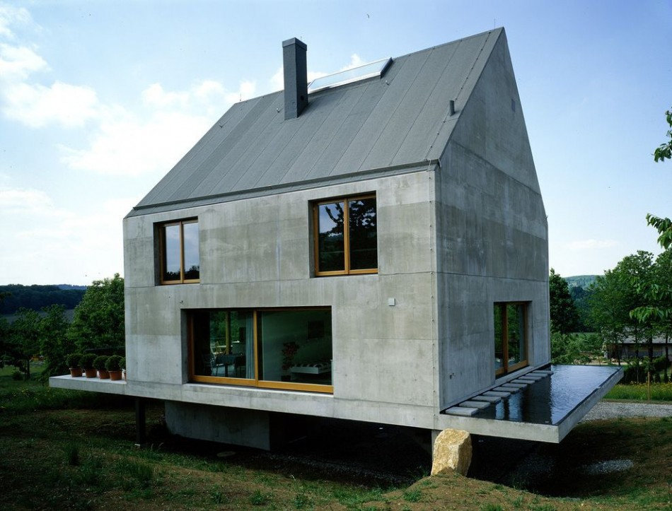 BASIC FORM: A PROTOTYPICAL HOUSE