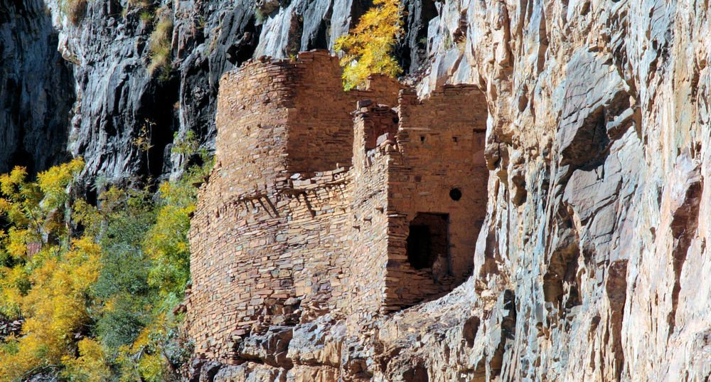 Exploring the Devils Chasm Ruins