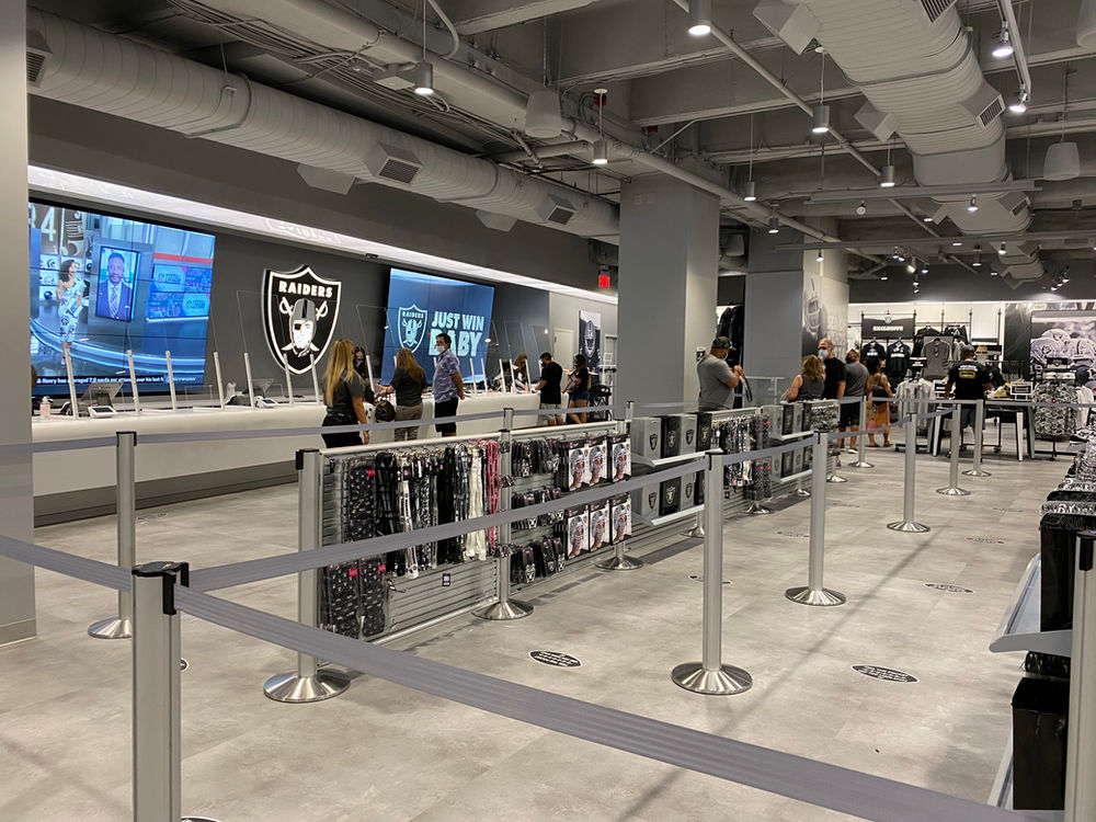 RAIDERS INAUGURA TIENDA EN LAS VEGAS — FOTOS EXCLUSIVAS SOLO "DESDE NEVADA"