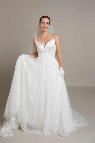 WS121 | White Studio London | Brides and Bustles