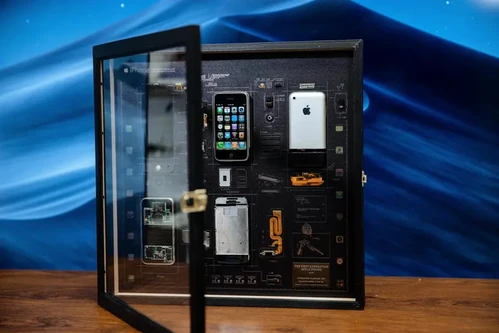 Collector's Series Disassembled iPhone 1st Gen Art With Frame ...