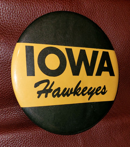 Jumbo 1960s Vintage Iowa Hawkeyes Pin Back Classic School Pride | Stars ...
