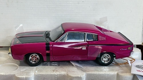 Trax TRL5B 1971 VH Chrysler Valiant Charger R/T E38 Diecast Model Car 1 ...