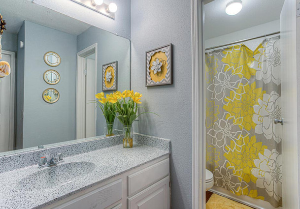 Brittany Square Apartments l 2 & 3 BR Apts Rosenberg, TX
