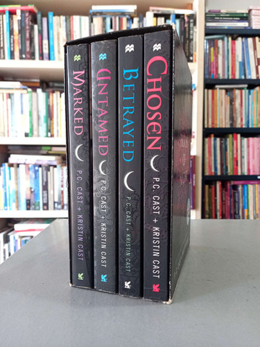 House of Night Set: Marked, Betrayed, Chosen, Untamed - P.C. Cast ...