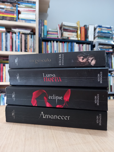 Coleção Crepúsculo (espanhol) - Stephenie Meyer | Bello Sebo