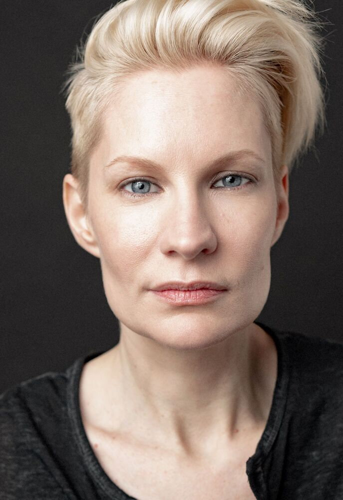 DEANNA NOE | Collier Talent Agency