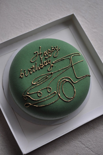 Mini tortas su užrašu | T.A.I.P CAKE