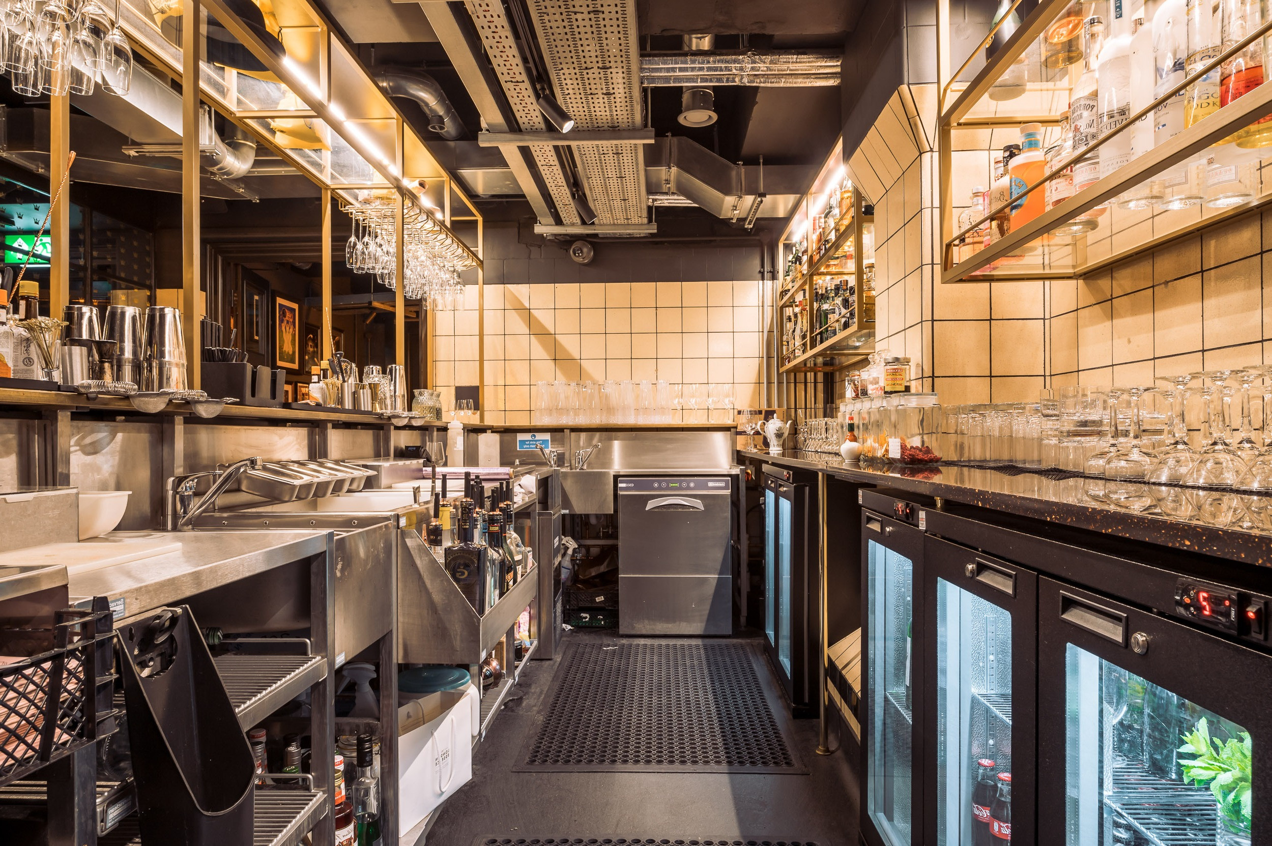 4 Things to consider when choosing the right commercial ice maker