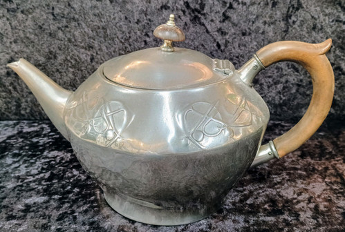 Archibald Knox Large Teapot | Mysite