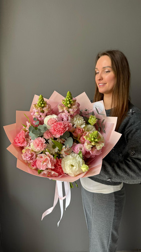 Букет Rose: Розы, ранункулюс, диантус. Доставка Аланья | Emotion Alanya ...