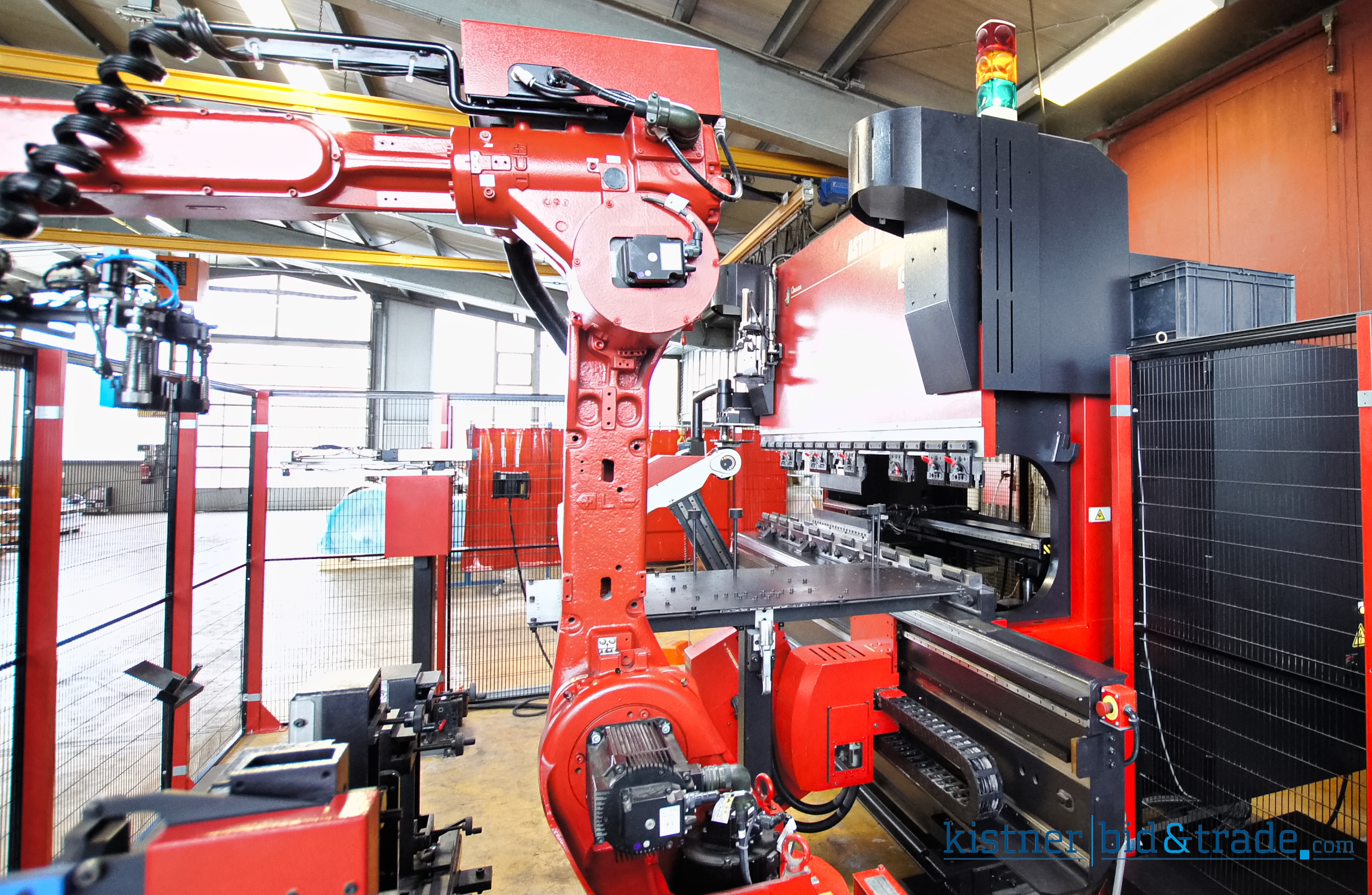 AMADA ASTRO 100 NT II - Bending Robot Cell
