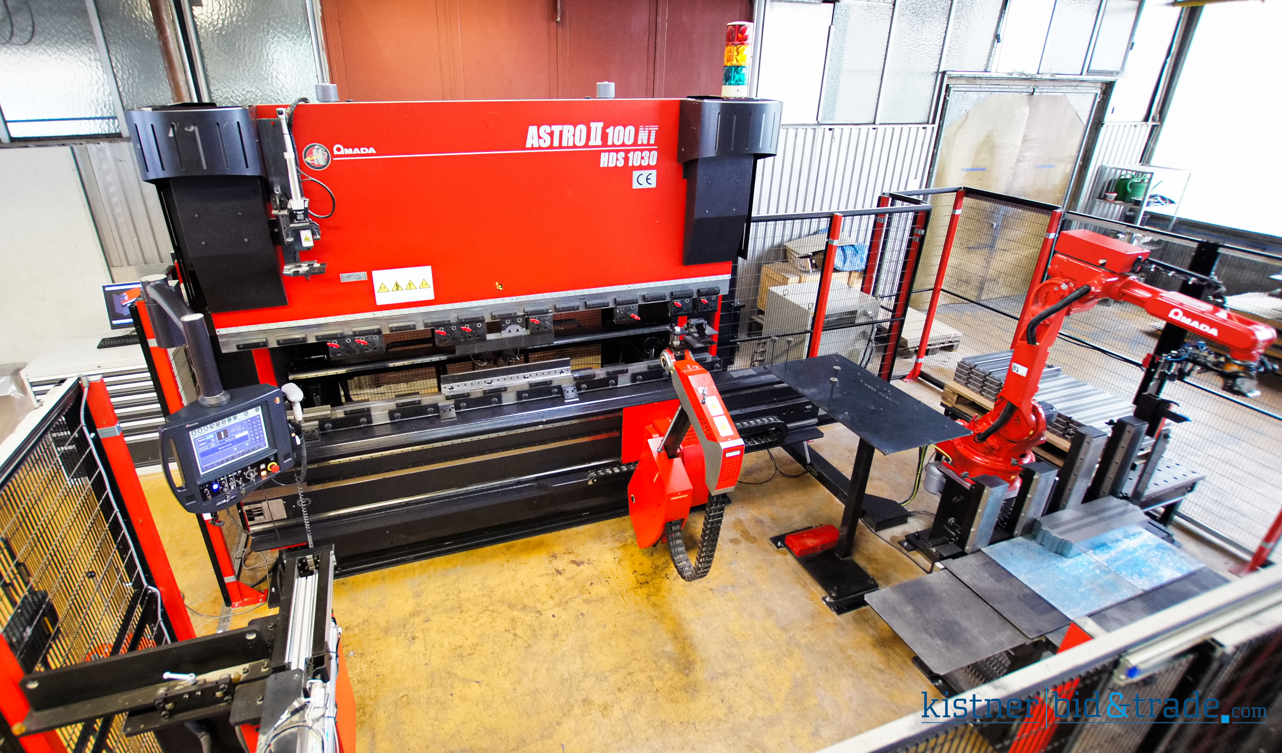 AMADA ASTRO 100 NT II - Bending Robot Cell