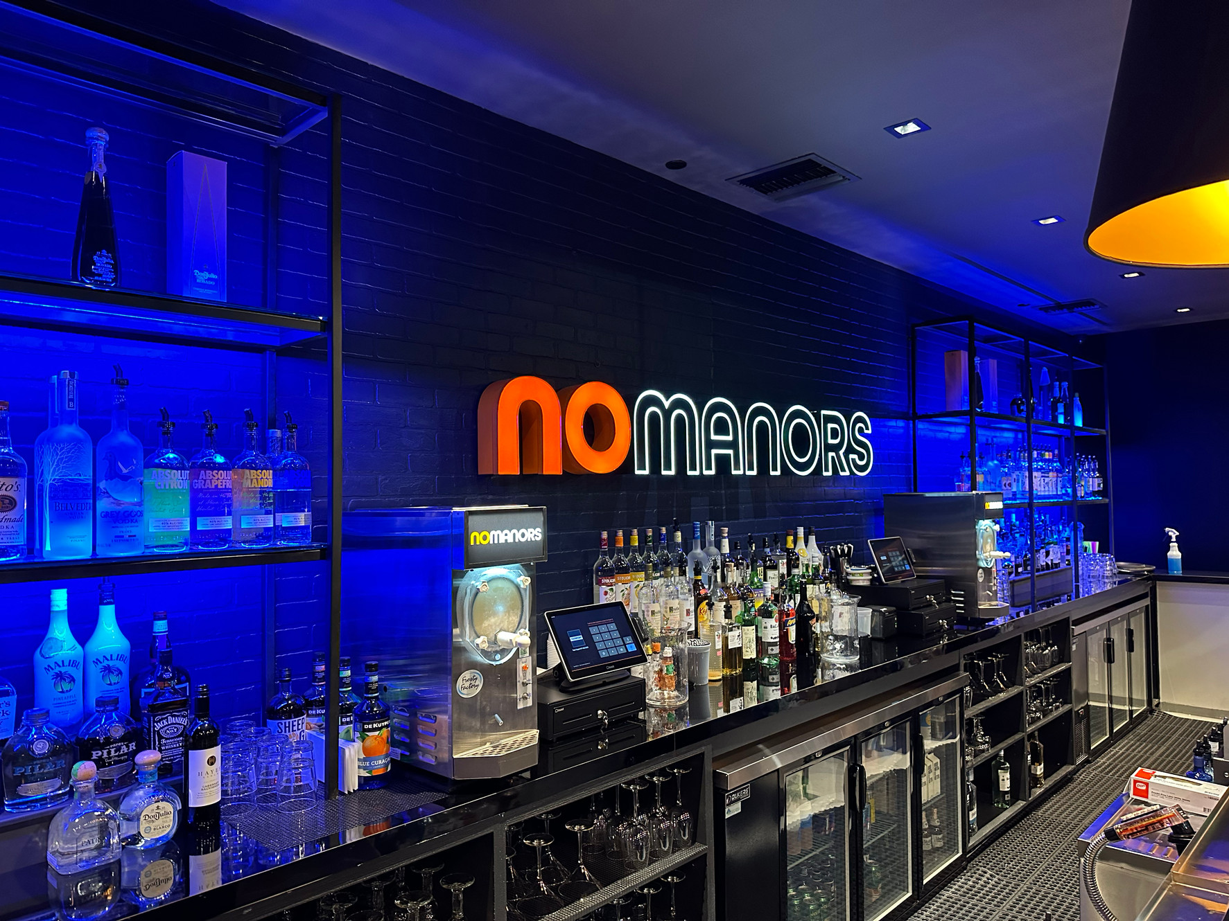 NO MANORS bar & lounge in wilton manors