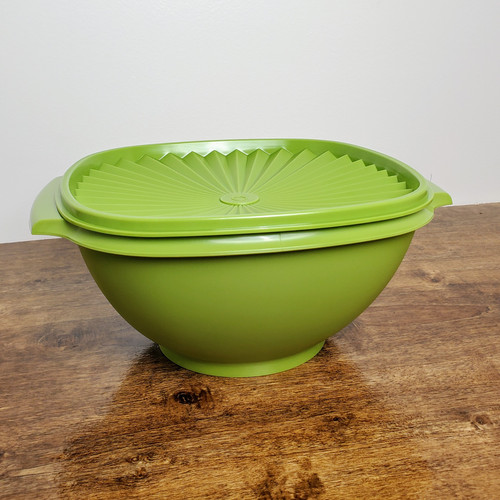New Avocado Green Tupperware Servalier Bowl 12-Cup Retro Kitchen ...