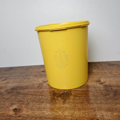 TUPPERWARE Vintage Harvest Yellow 12 Cup Servalier Canister 807 w/Lid ...