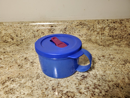 Tupperware CrystalWave Microwave Reheatable Soup Mug Blue Vent 2 Cup ...