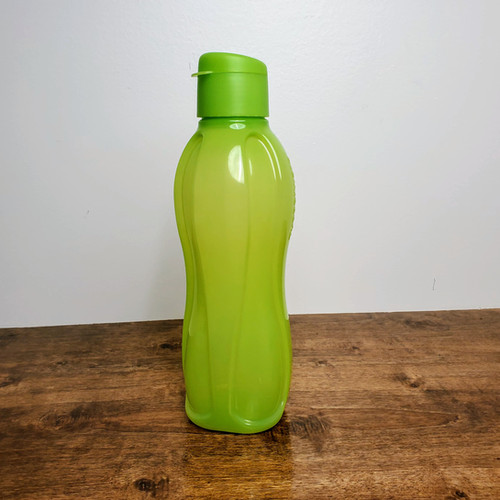 New Tupperware Large Green Eco Water Bottle 1L Flip Cap Gym Athletes ...