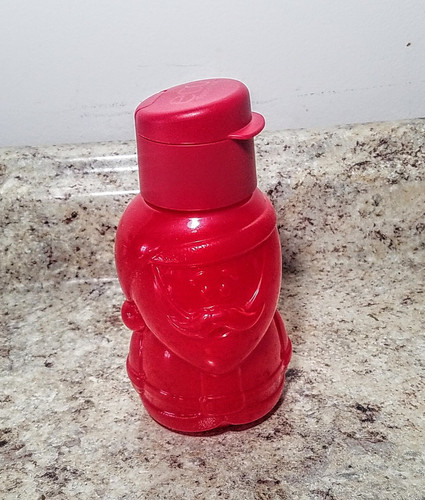Tupperware Santa Claus Water Bottle Child Sized Red Christmas 12 oz 350 ...
