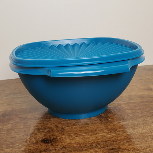 TUPPERWARE Servalier Bowl 8 c Peacock Blue with Lid Seal Tab Handles ...