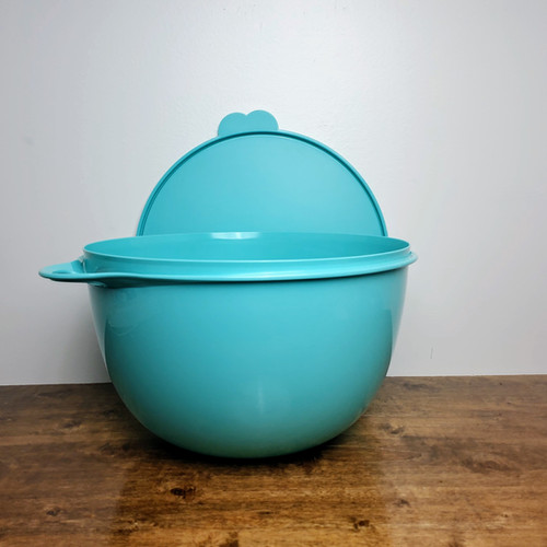 Tupperware Jumbo Teal Blue Thatsa Bowl 59 Cups Double Tab Seal Brand ...