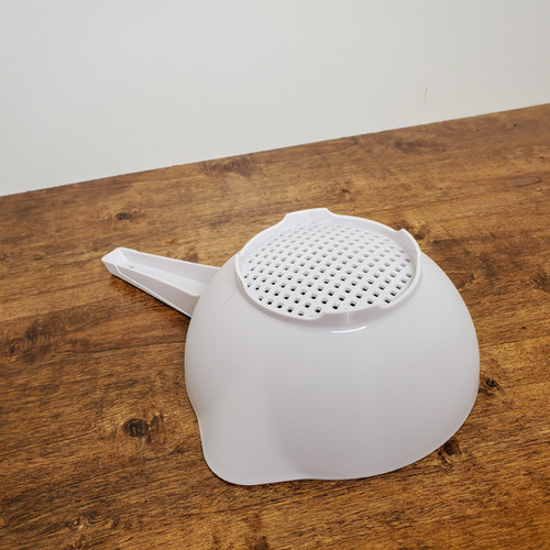 Tupperware Small Strainer Colander with Handle White 1 Quart ...