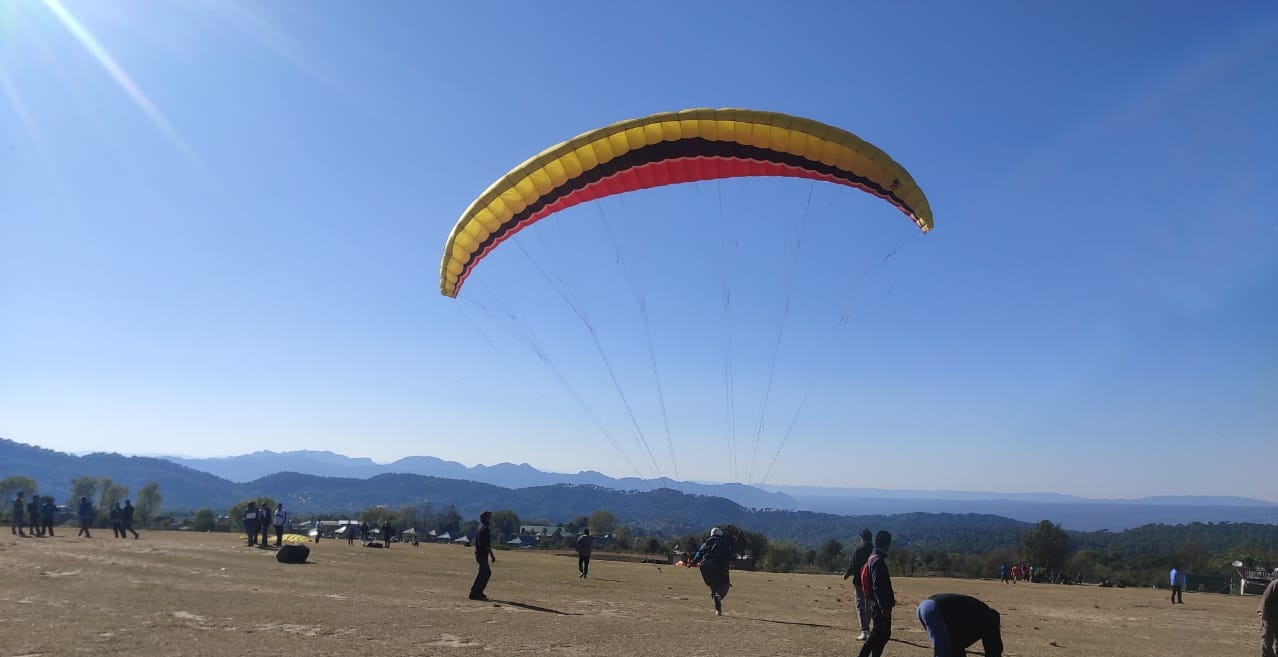 Paraglide Beginner's Course | AdventurePlay