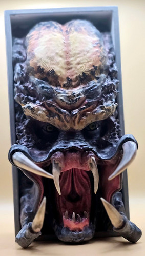 Book Nook Alien Predator | ClawaBear