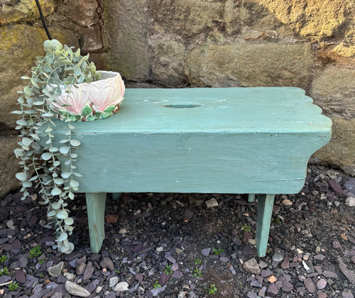 Creepie Stool | The Old Barn