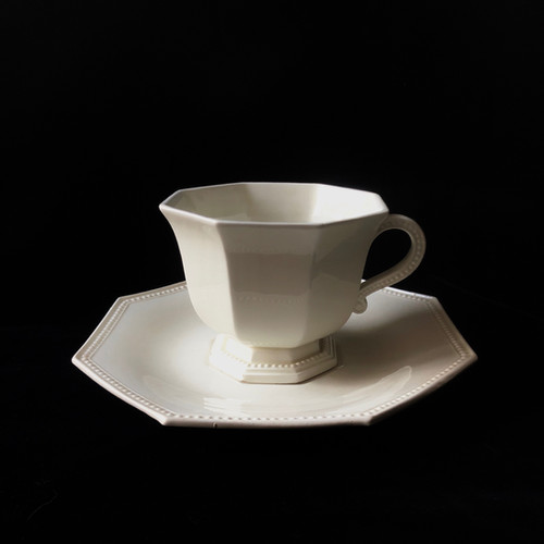 Octagonal cup and saucer | anonyme