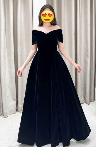 Deliza OS Velvet Gown Black | Dressaville