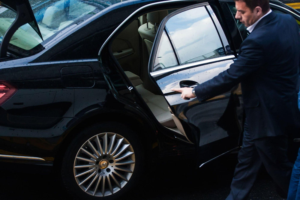 Reasons To Hire An Airport Taxi | Lewis Taxis Midlands Ltd