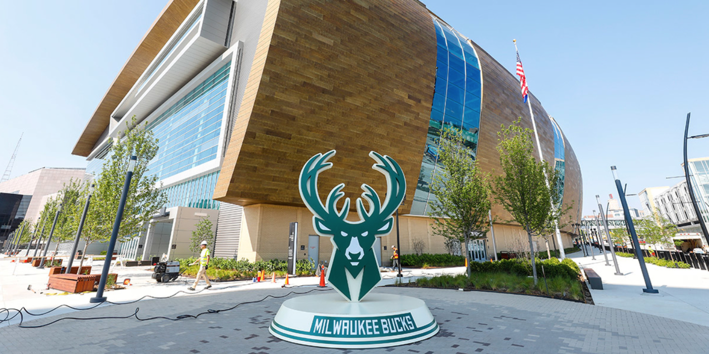 10 crowd safety tips for families with kids - Milwaukee with Kids