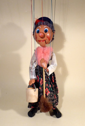 TYPE SM OLD LADY | Pelham Puppets