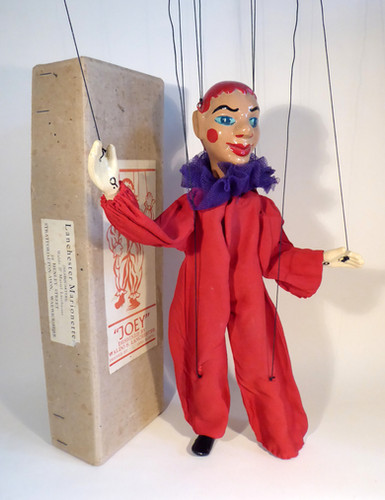 LANCHESTER LEE PUPPET | Pelham Puppets