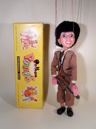 TYPE SL POP SINGER (GUITARIST) 2 SOLD | Pelham Puppets