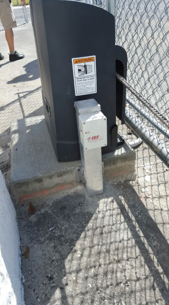 Viking L3 Gate Operator (in a commercial application)