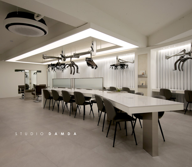 From US | studioDAMDA