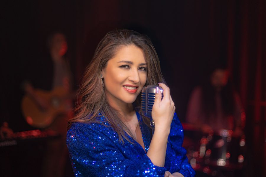 Equidistantes: el lanzamiento que nos trae de vuelta la bella voz de ...