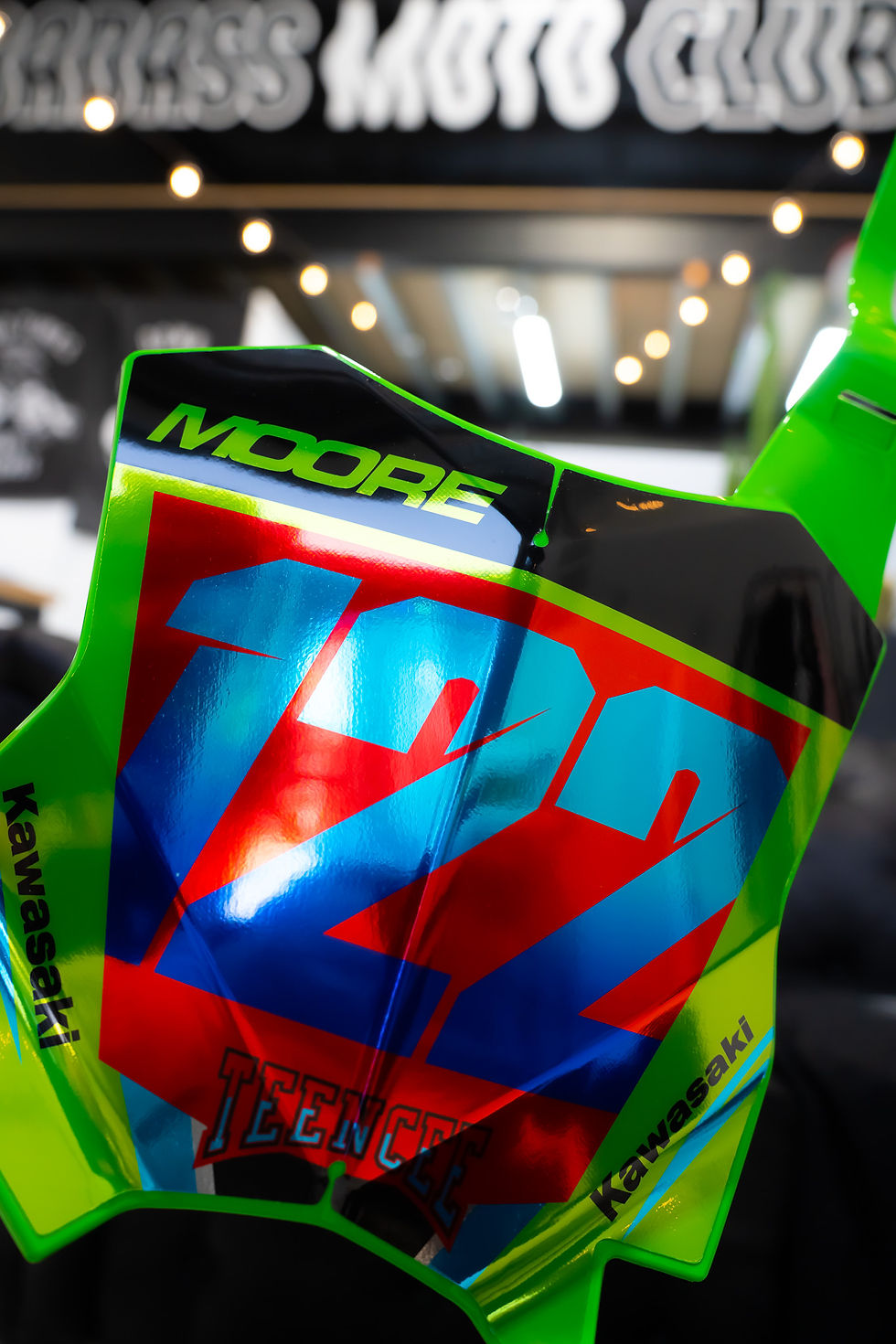 HOLOGRAPHIC / CHROME | teencee-graphics