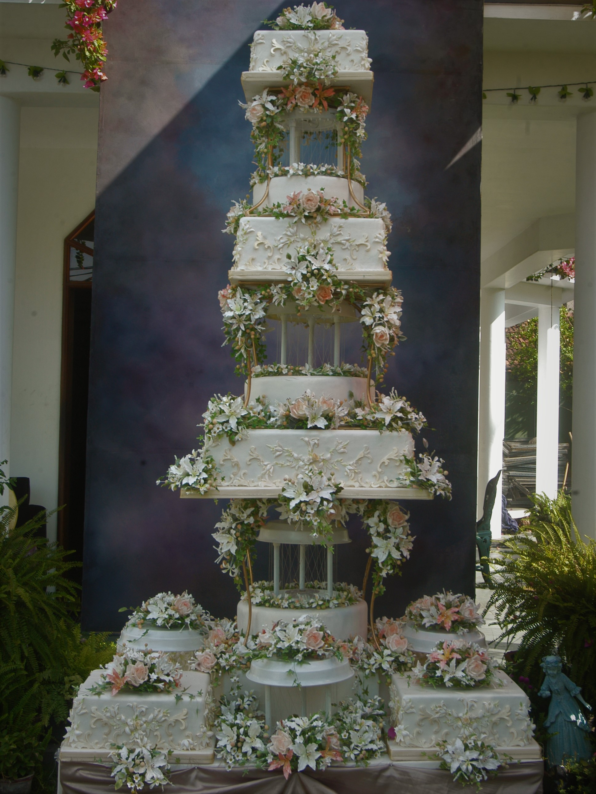 Wedding Cake Structures | Colombo | R L Clement Cake Decorating School