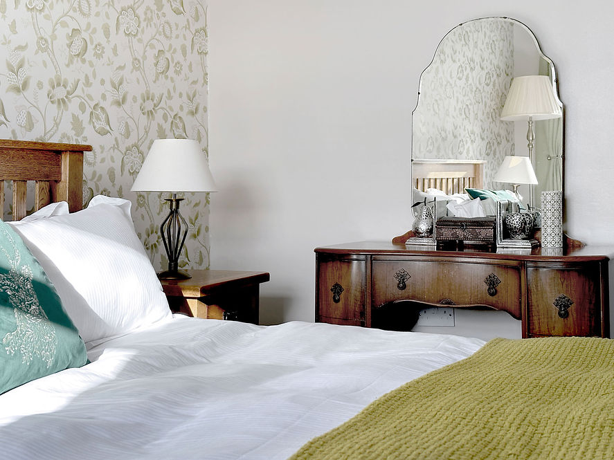 Classic Double Room | The Crown