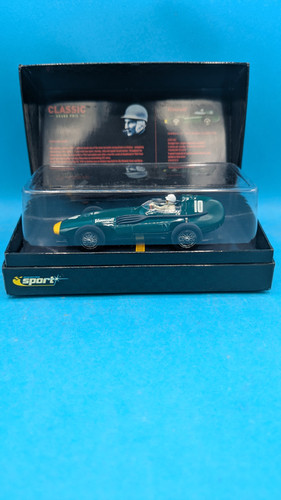 Scalextric C2552A Vanwall F1 1957 No.10 | Scalextricman