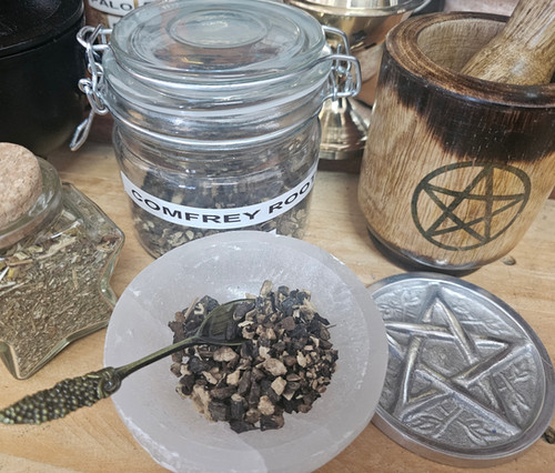 Comfrey Root | website