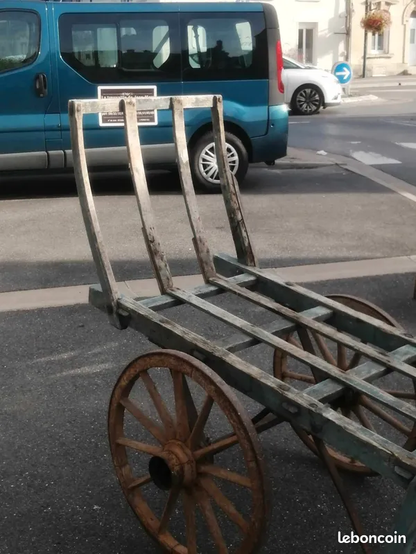 charette a brancard en bois | trouvaillejeanmarc