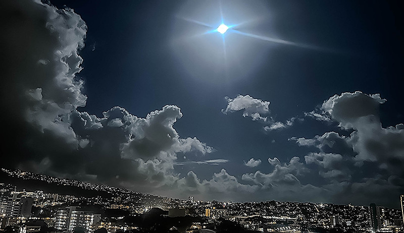 Harvest Moon over Honolulu | TPDJ Photography