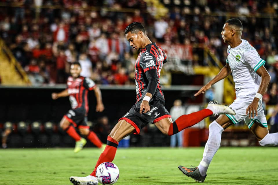 Limón FC salió goleado de su debut en el clausura